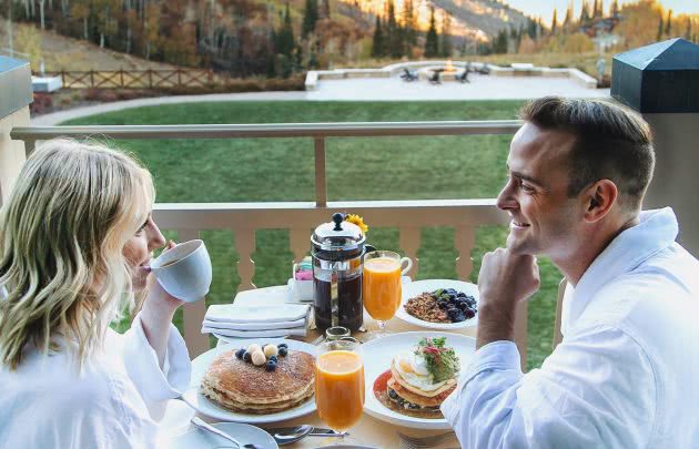 Park City Hotel In-Room Dining Services | Montage Deer Valley®